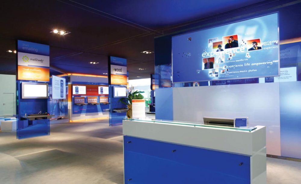 Digital Signage & Projection Screen Rental | Pro Display