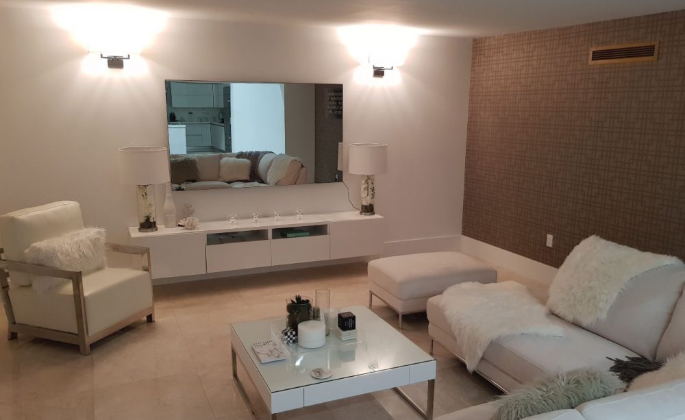 How to Turn your TV into a Mirror | Pro Display