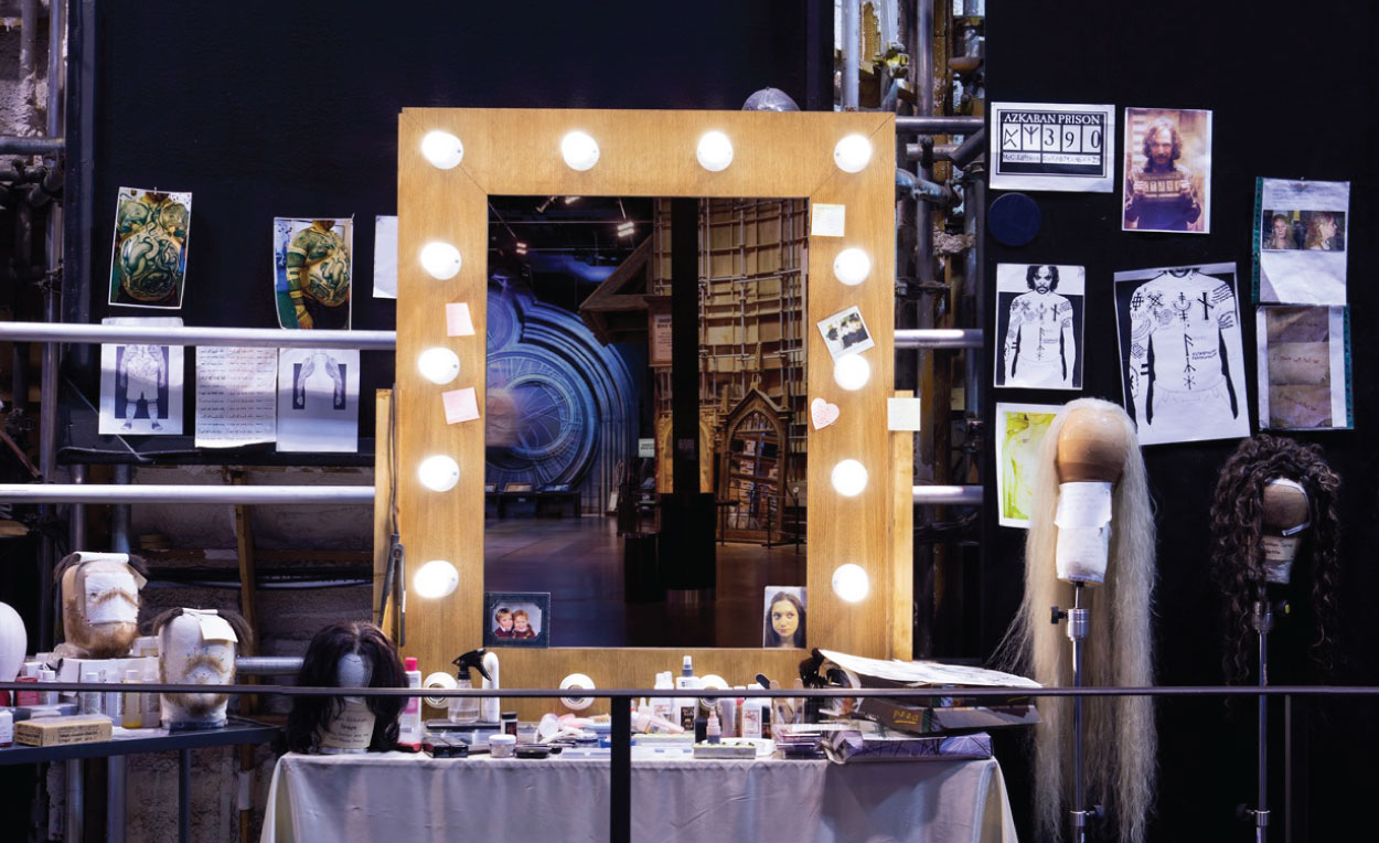 Digital Signage for Theme Parks | CAVE Projection | Pro Display