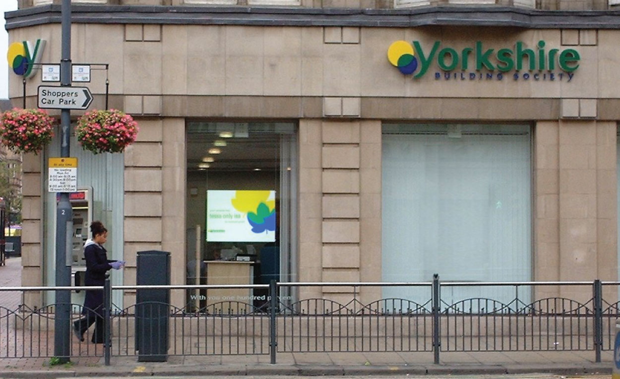 Bank Window Display | Kiosk Banking | Pro Display